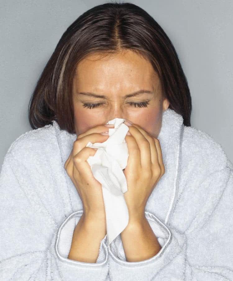 Czy można powstrzymać kichanie? | Oczymlekarze.pl